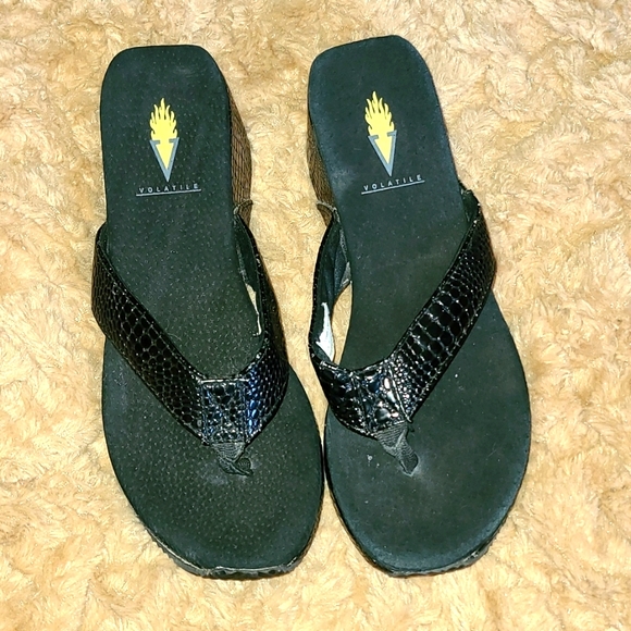 Volatile | Shoes | Volatile Wedge Sandal | Poshmark